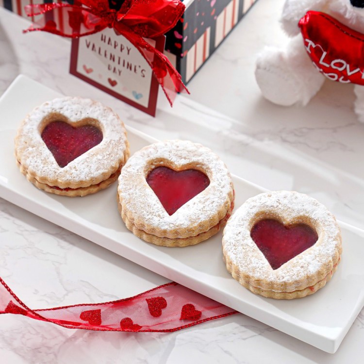 Buy our valentines day duo chocolates & bakery duo gift at ...